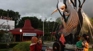 Kebun Binatang Surabaya, Harga Tiket, Aktivitas, Wahana & Tips!
