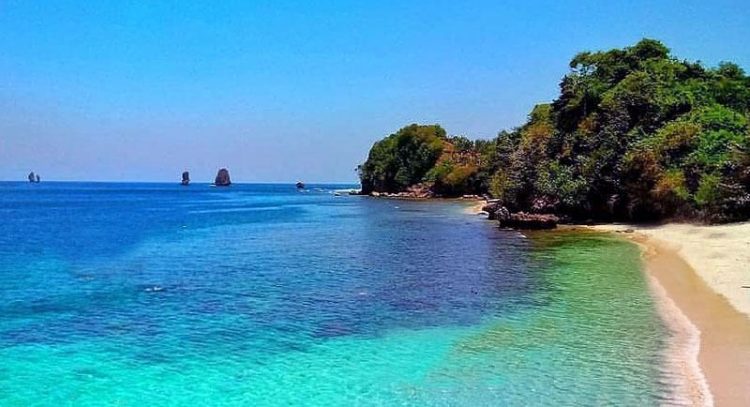 29 Pantai di Malang Selatan Paling Hits, Mirip Bali & Raja Ampat!