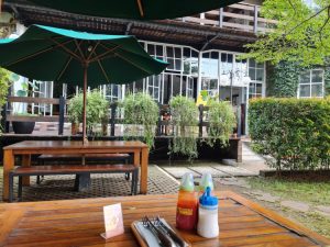 16 Tempat Makan di Ragunan Paling enak & Populer! Cafe & Resto