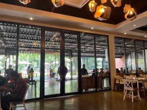16 Tempat Makan di Ragunan Paling enak & Populer! Cafe & Resto