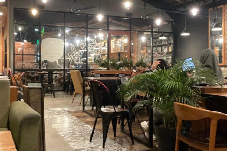 27 Tempat Nongkrong di Depok, Seru Buat Kongkow & Hangout