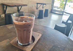 49 Cafe Tempat Nongkrong di Klaten yang Hits, Coffee Shop Cozy
