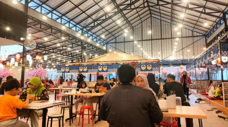 17 Tempat Makan Enak di Duren Sawit dengan Menu Spesial
